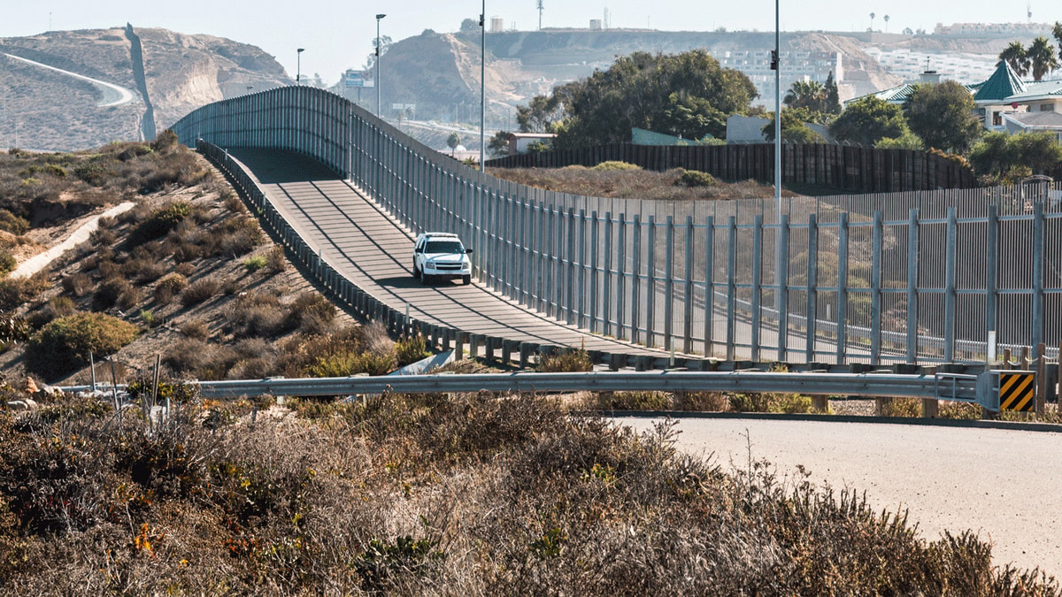 mexican border wall